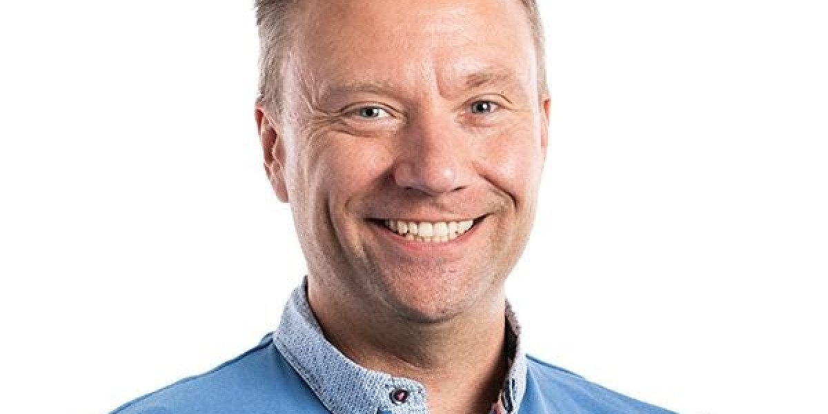 Graham Leonard - Beneath the Waves